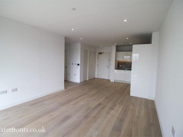 Shipwright Street, London E16, 1 bed flat to rent, £2,000 pcm | PrimeLocation