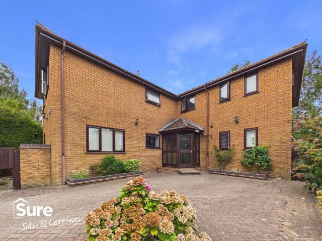 Shire Court, Adeyfield Road, Hemel Hempstead, Hertfordshire HP2, 1 bed flat to rent, £1,200 pcm | PrimeLocation