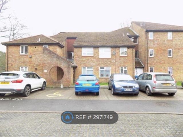 Shire Court, Aldershot GU11, 1 bed flat to rent, £900 pcm | PrimeLocation