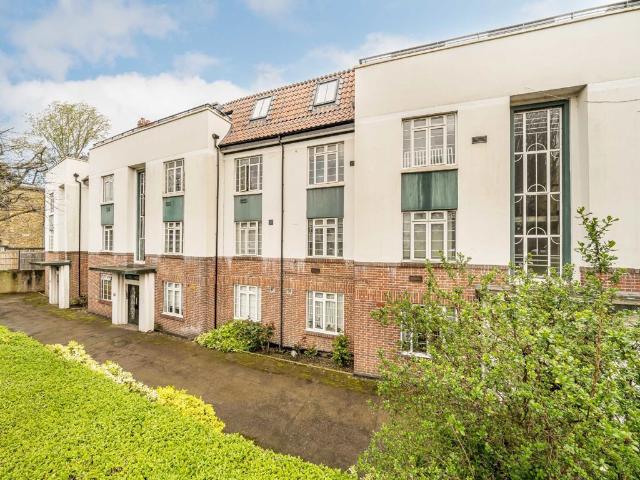 Shirehall Lane, London NW4, 2 bed flat to rent, £1,950 pcm | PrimeLocation