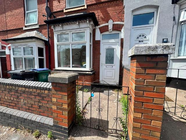 Shireland Road, Smethwick, B66 2 bed terraced house to rent £1,015 pcm £234 pw