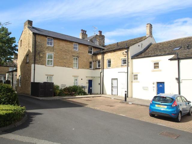 Shires Court, Boston Spa, Wetherby, West Yorkshire LS23, 2 bed flat to rent, £1,000 pcm | PrimeLocation