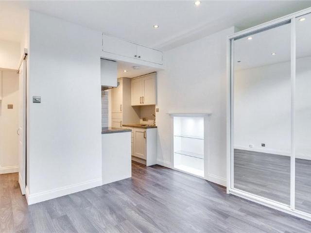 Shirland Road, London W9 Studio to rent £1,750 pcm £404 pw