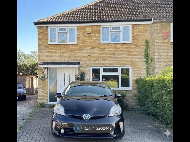 Shirley Avenue, Reading RG2, 3 bed semi detached house to rent, £1,900 pcm | PrimeLocation