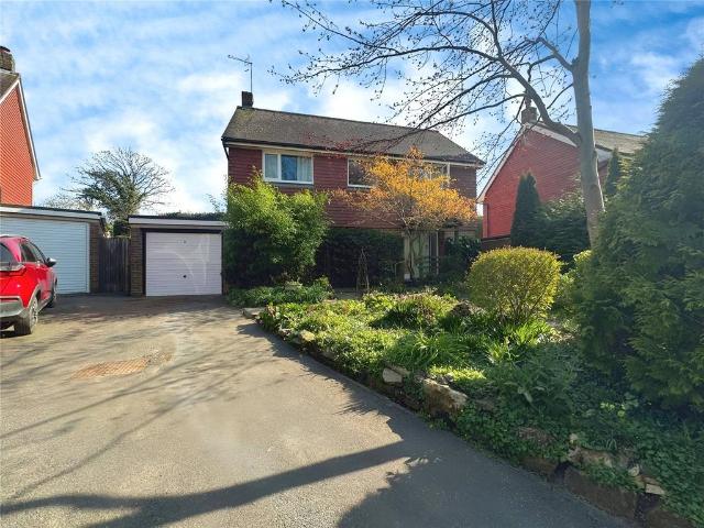 Shirley Gardens, Kent TN4 4 bed detached house to rent £2,750 pcm £635 pw