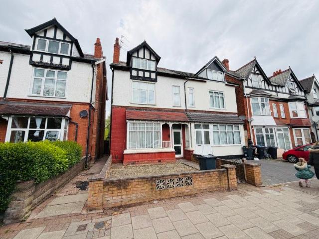 Shirley Road, Acocks Green, Birmingham B27, 2 bed flat to rent, £1,100 pcm | PrimeLocation