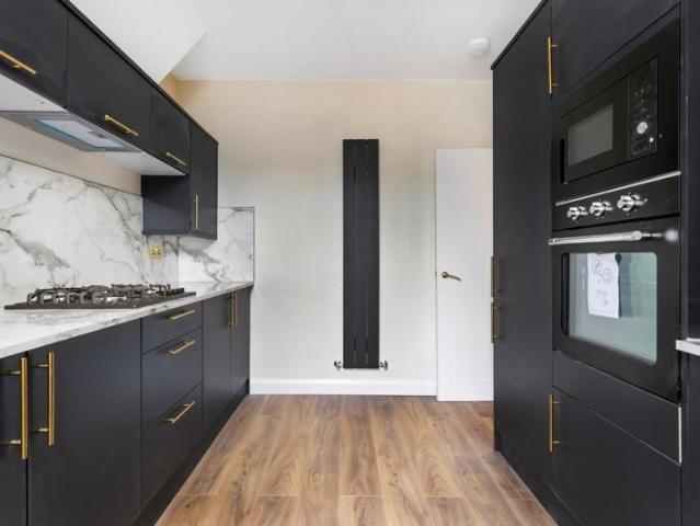 Shirley Road, Stratford, London E15, 1 bed flat to rent, £1,500 pcm | PrimeLocation