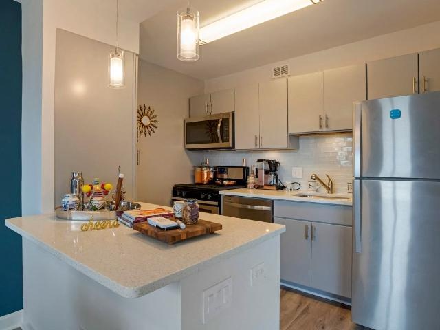 Shirlington House Studio Apartment for Rent at 4201 31st St S, Arlington, VA 22206 Fairlington Shirlington