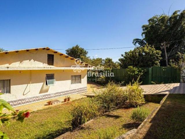 SHIS QI 28 Casa com 5 quartos 2 suítes aceita financiamento Lago Sul