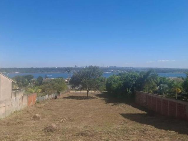 SHIS QI 28 – LOTE COM VISTA PARA O LAGO – 776m² + ÁREA VERDE GRANDE – NA PARTE BAIXA DA QI 28