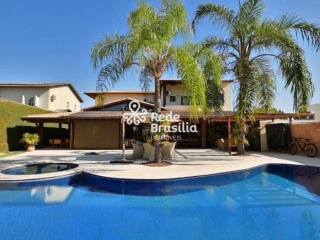 SHIS QL 04 CASA REFORMADA | 4 SUÍTES ESPAÇO GOURMET PISCINA JACUZZI | ACEITA FINANCIAMENTO