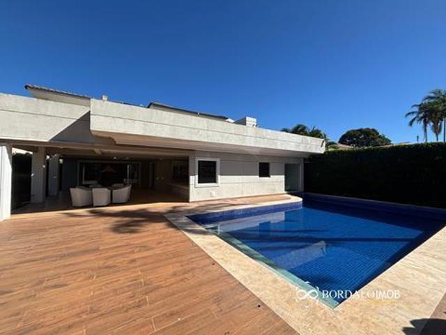 SHIS QL 14 Residência de alto padrão com 934 m² de área úti
