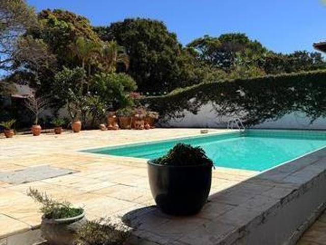 SHIS QL 16 Potencial e Exclusividade na QL 16: Mansão com Terreno de 1.200m² no Lago Sul