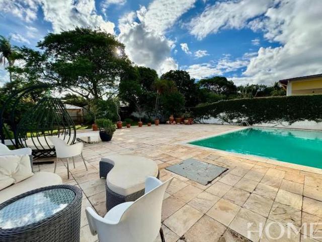 SHIS QL 16 1.200m² 4 QUARTOS LOCALIZAÇÃO PRIVILEGIADA