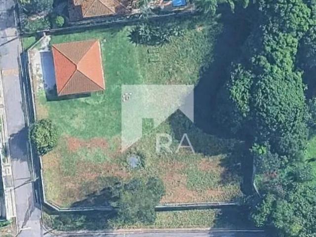 SHIS QL 24 TERRENO DE ESQUINA EDÍCULA COM 2 QUARTOS 1.320 M2 + ÁREA VERDE