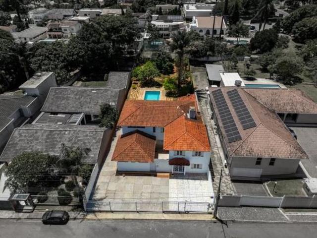 SHIS QL 2 Conjunto 2 4 Quartos Casa Ampla e Conservada Lago Sul