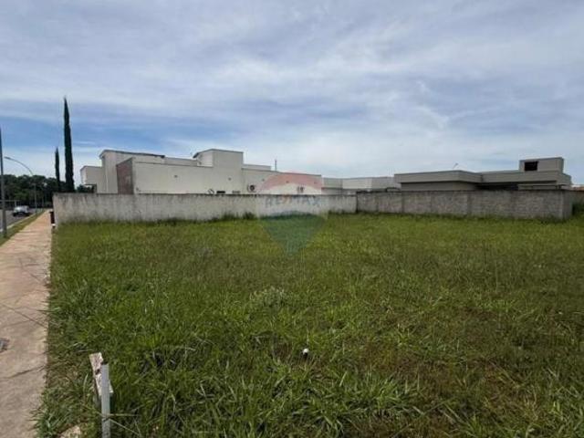 SHJB Lote 400 m² aceita financiamento Condomínio Boulevard Jardim Botânico