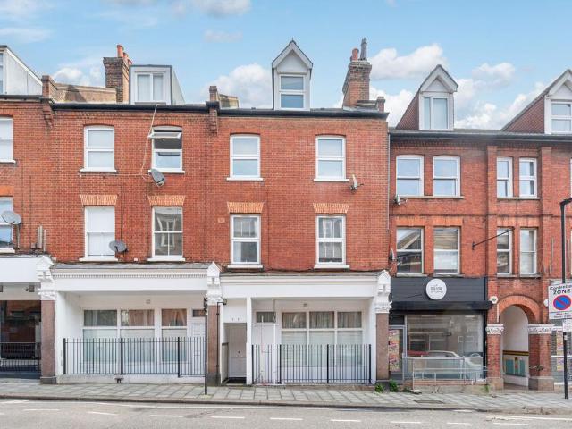 Shrubbery Road, Streatham, London, SW16 2 bed flat to rent £2,150 pcm £496 pw