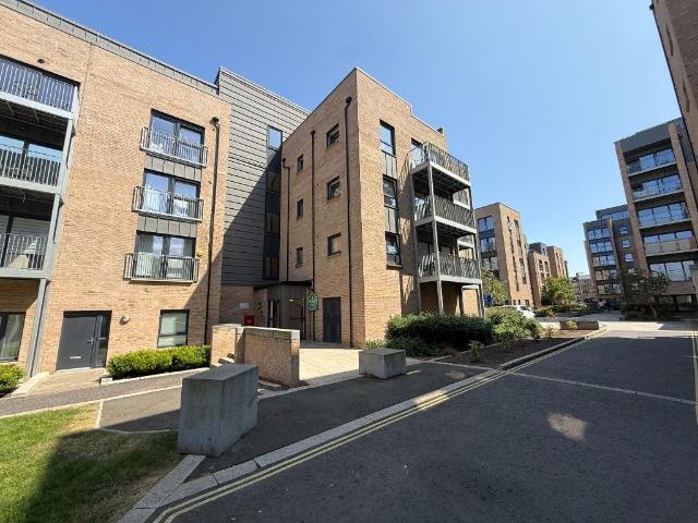 Shrubhill Walk, Edinburgh EH7 2 bed flat to rent £1,650 pcm £381 pw