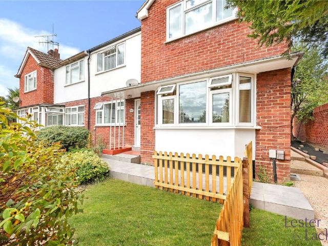 Shrublands Close, Chigwell, Essex IG7, 2 bed maisonette to rent, £1,900 pcm | PrimeLocation