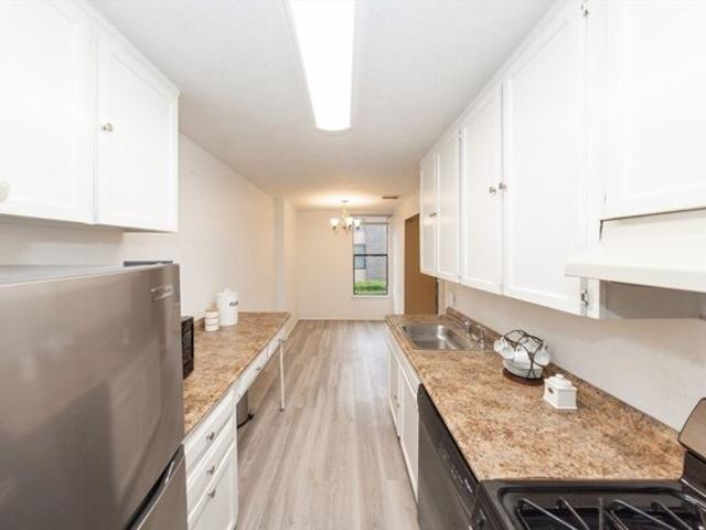 Shrewsbury Green Dr Unit G, Shrewsbury, Condo For Sale