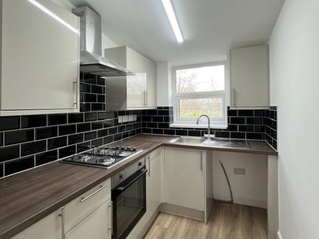 Shrewsbury Road, London E7, 3 bed flat to rent, £2,195 pcm | PrimeLocation