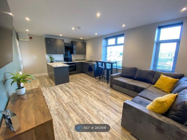 Shrewsbury Road, Sheffield S2, 2 bed flat to rent, £1,100 pcm | PrimeLocation