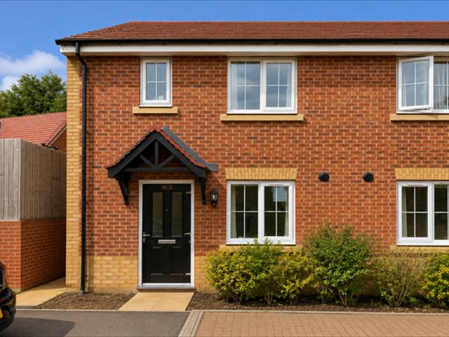 Shrewsbury SY2 3 bed semi detached house to rent £1,075 pcm £248 pw