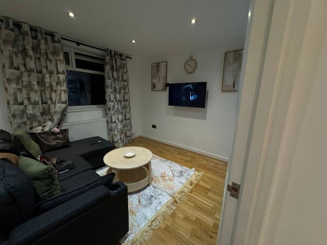 Shroffold Road, Bromley, Kent BR1, 1 bed end terrace house to rent, £1,800 pcm | PrimeLocation