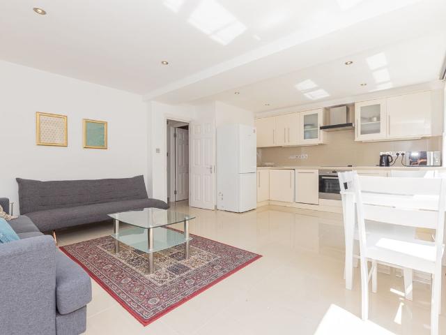 Shroton Street, Marylebone, Baker Street NW1, 3 bed flat to rent, £4,247 pcm | PrimeLocation