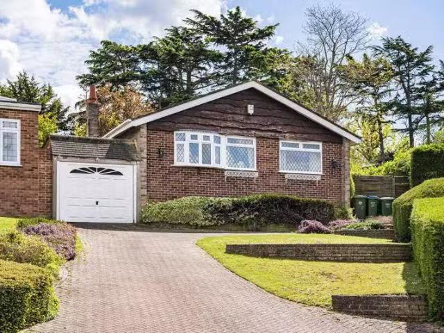 Shuttlemead, Bexley 3 bed detached bungalow for sale £650,000