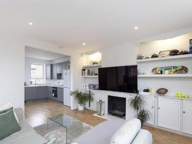 Shuttleworth Road, Battersea, 2 Bedroom Apartment