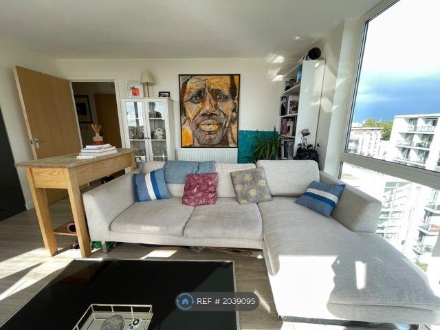 Simmonds House, Brentford TW8, 1 bed flat to rent, £2,150 pcm | PrimeLocation