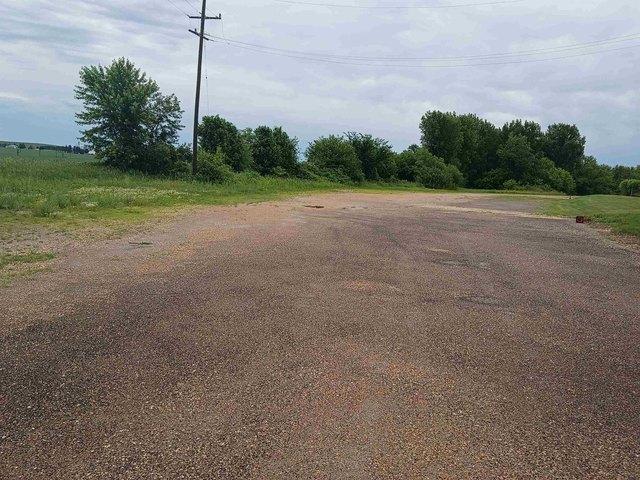 Simmons St, Stockton, IL 61085