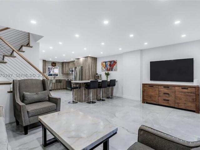 Simms St Unit B, Hollywood, Home For Sale