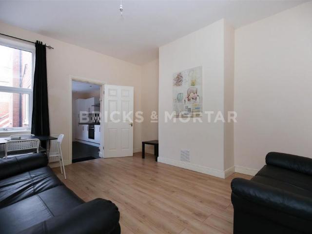 Simonside Terrace, Newcastle Upon. 2 bed flat to rent £1,220 pcm £282 pw