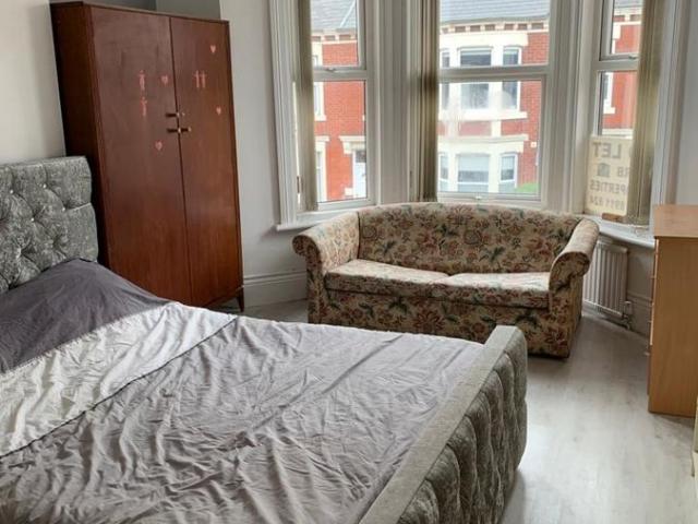 Simonside Terrace, Newcastle Upon Tyne NE6, 3 bed flat to rent, £1,261 pcm | PrimeLocation
