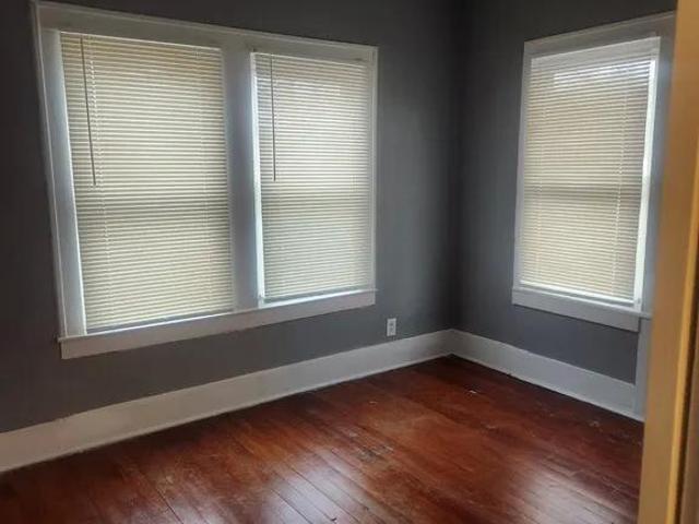 Simple & Comfortable Room