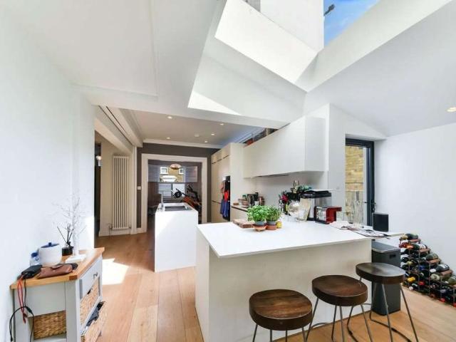 Simply gorgeous, 3 double bedroom house to rent in the heart of Greenwich