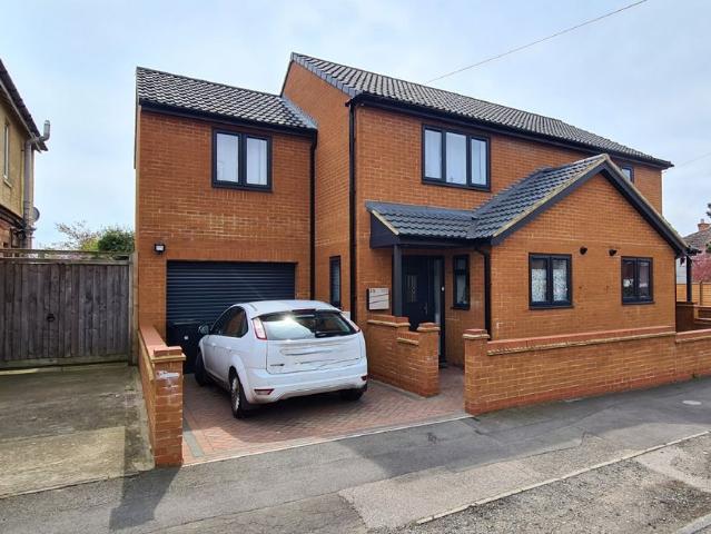 Simpson Avenue, Higham Ferrers, Rushden NN10, 3 bed property to rent, £1,350 pcm | PrimeLocation