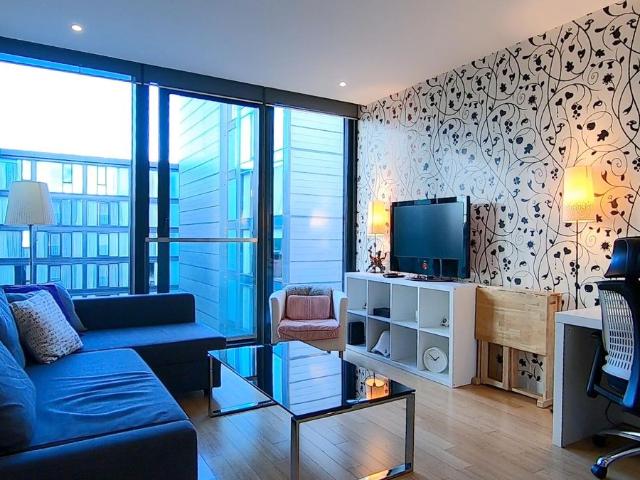 Simpson Loan, Edinburgh EH3, 1 bed flat to rent, £1,850 pcm | PrimeLocation