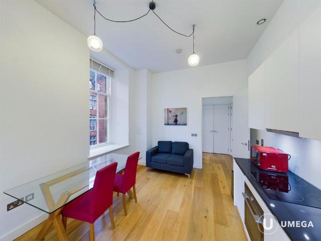 Simpson Loan, Quartermile, Edinburgh. 1 bed apartment to rent £1,750 pcm £404 pw