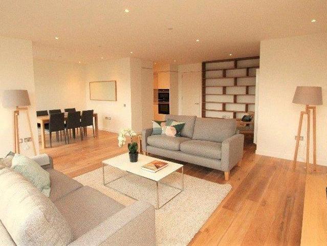 Simpson Loan, Quartermile, Edinburgh. 2 bed apartment to rent £2,640 pcm £609 pw