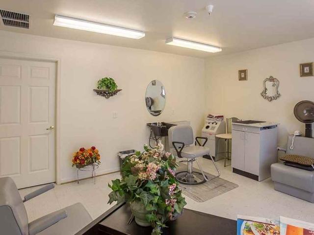 Sinclair Commons 2 Bedroom Apartment for Rent at 232 W Gilbert St, Hampton, VA 23669 Willow Oaks