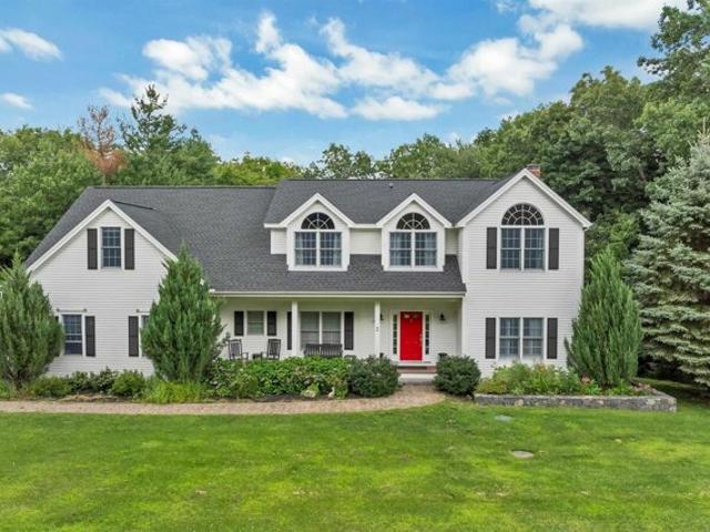 Sinclair Dr, Exeter, Home For Sale