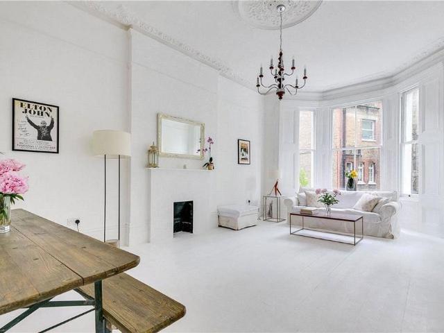 Sinclair Gardens, London W14 1 bed flat to rent £2,250 pcm £519 pw