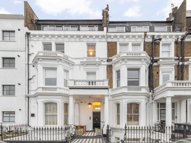 Sinclair Gardens, West Kensington W14, 1 bed flat to rent, £1,800 pcm | PrimeLocation