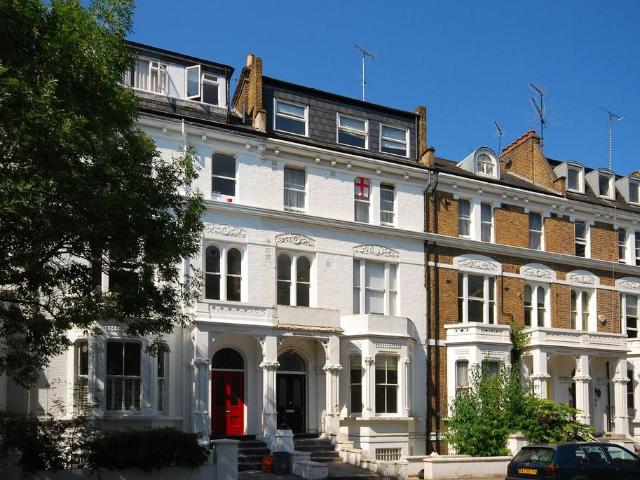 Sinclair Road, Brook Green, London, W14 Studio to rent £1,600 pcm £369 pw