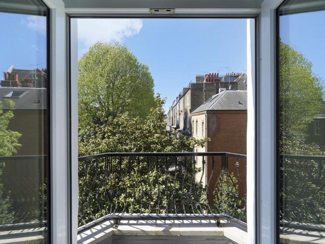 Sinclair Road, London W14, 1 bed flat to rent, £2,400 pcm | PrimeLocation