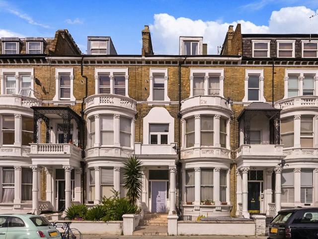 Sinclair Road, London W14 1 bed flat to rent £1,750 pcm £404 pw